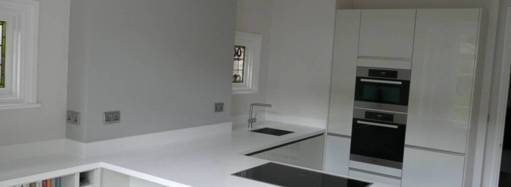 Splashbacks vs Upstands: Making the Right Choice for Your Kitchen Design